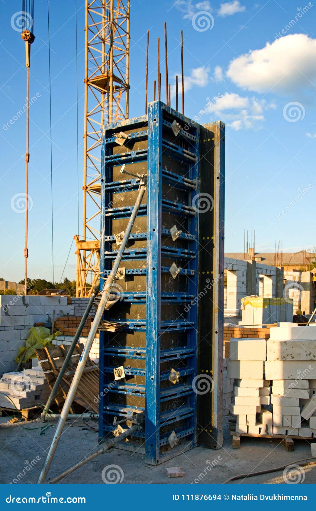 Formwork Systems To Make Reinforced Concrete Structures. Construction ...