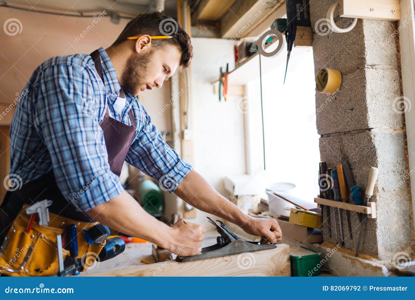 Fornitore fotografia stock. Immagine di strumento, occupazione - 82069792