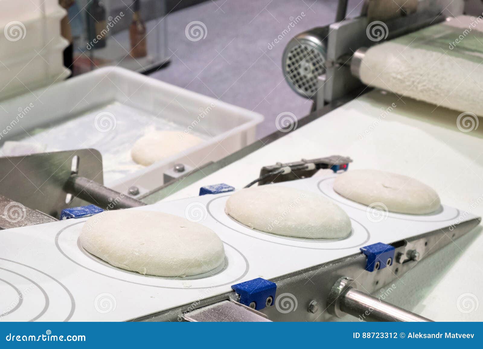 Forno Privato Forno Del Pane Produzione Di Pane Cottura Del Pane Nel ... Forno Privato Forno Del Pane Produzione Di Pane Cottura Del Pane Nel ...