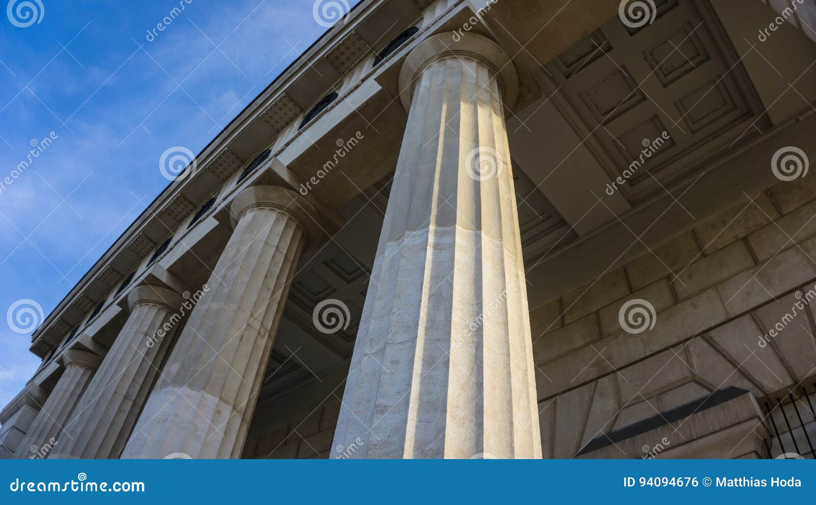 Forntida grekisk pelare arkivfoto. Bild av ström, livstid - 94094676