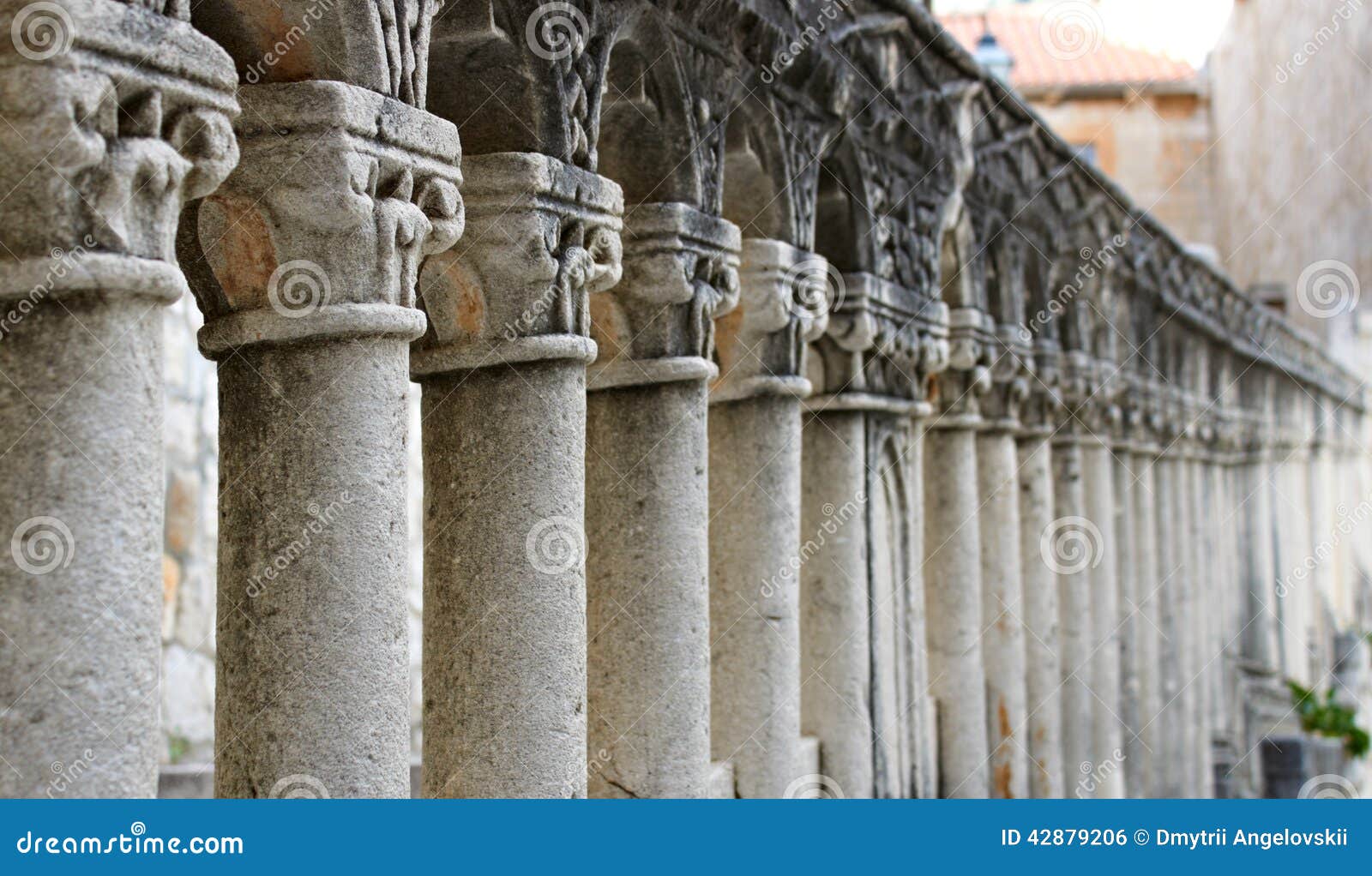 Forntida pelare i rad arkivfoto. Bild av arkeologisk - 42879206