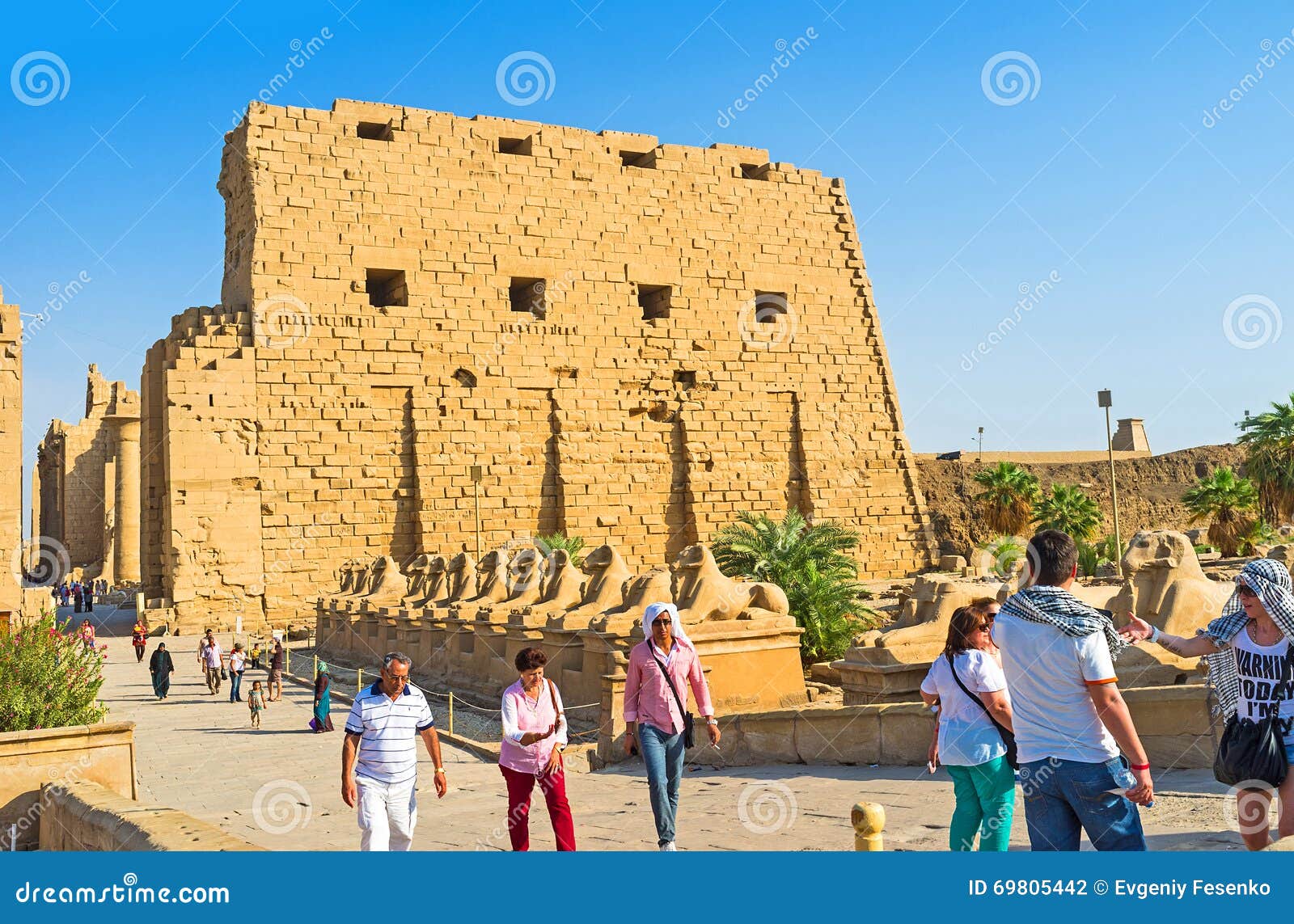 Forntida tempel redaktionell arkivbild. Bild av skulptur - 69805442