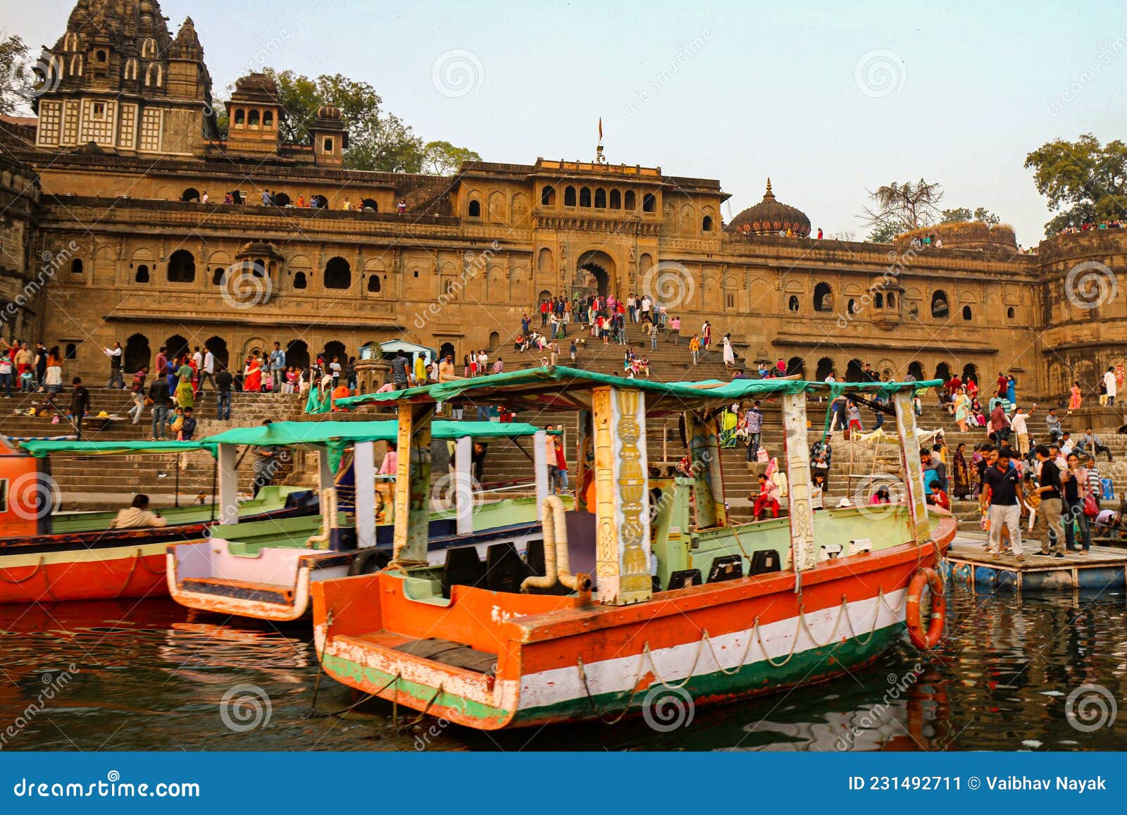 Fort Ahilya of the Holkar Dynasty in Maheshwar Editorial Photo - Image ...