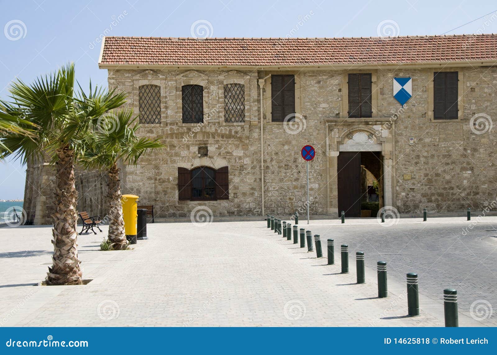 Fort De Larnaca Par Le Bord De La Mer Larnaca Chypre Photo stock ...
