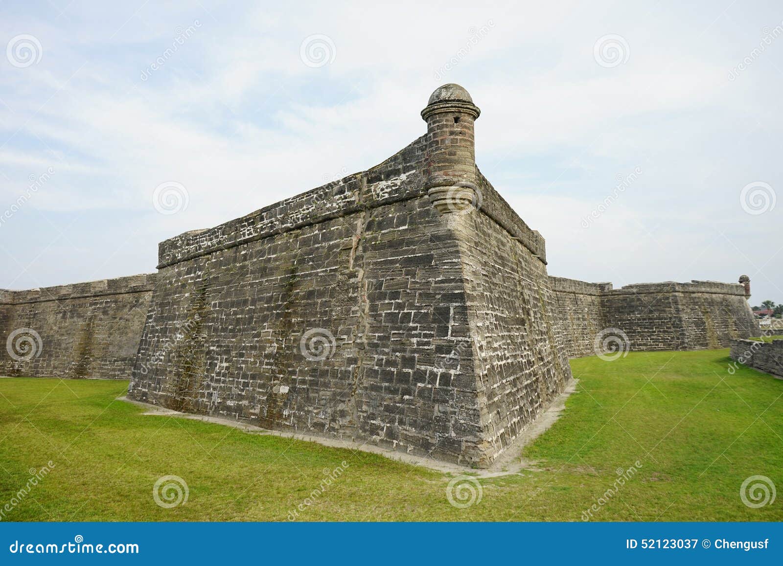 Fort en pierre image stock. Image du médiéval, antique - 52123037
