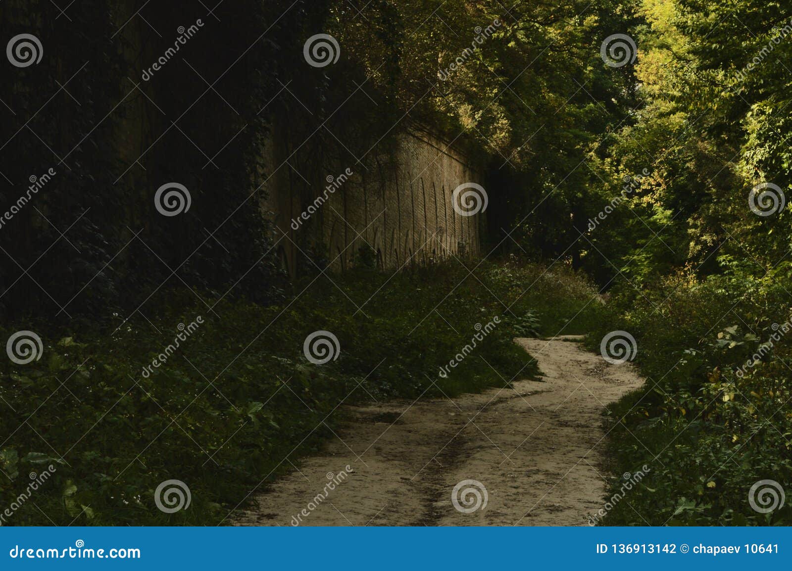 Fort im Dorf von Tarakaniv stockfoto. Bild von gebrochen - 136913142