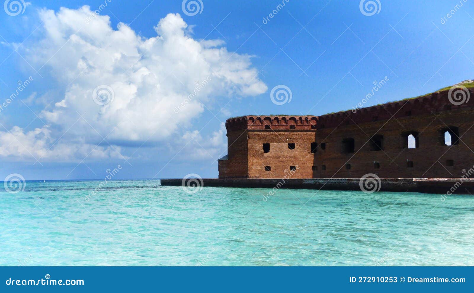Fort Jefferson, Dry Tortugas - Fort Extending into Ocean Stock Image ...