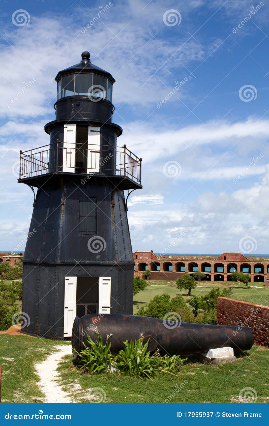 Fort Jefferson Lighthouse stock image. Image of beacon - 17955937