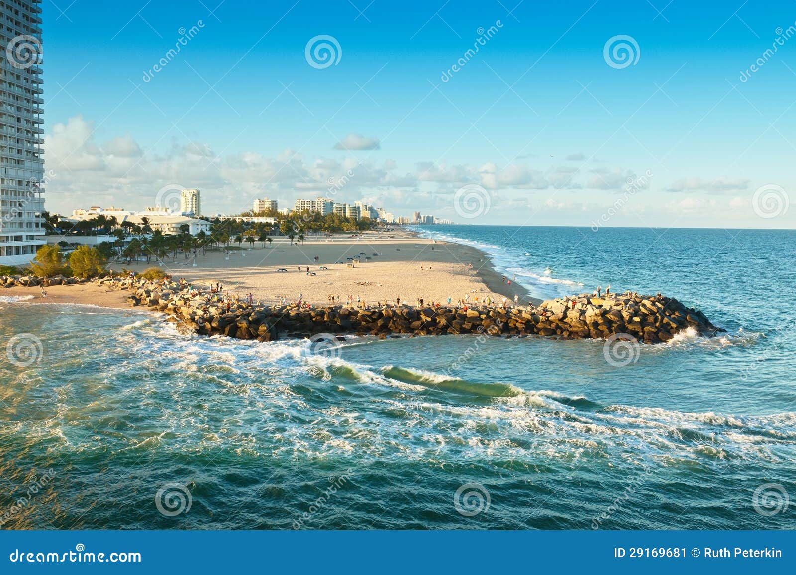 Fort Lauderdale Beach, Florida Stock Image - Image of inlet, wave: 29169681