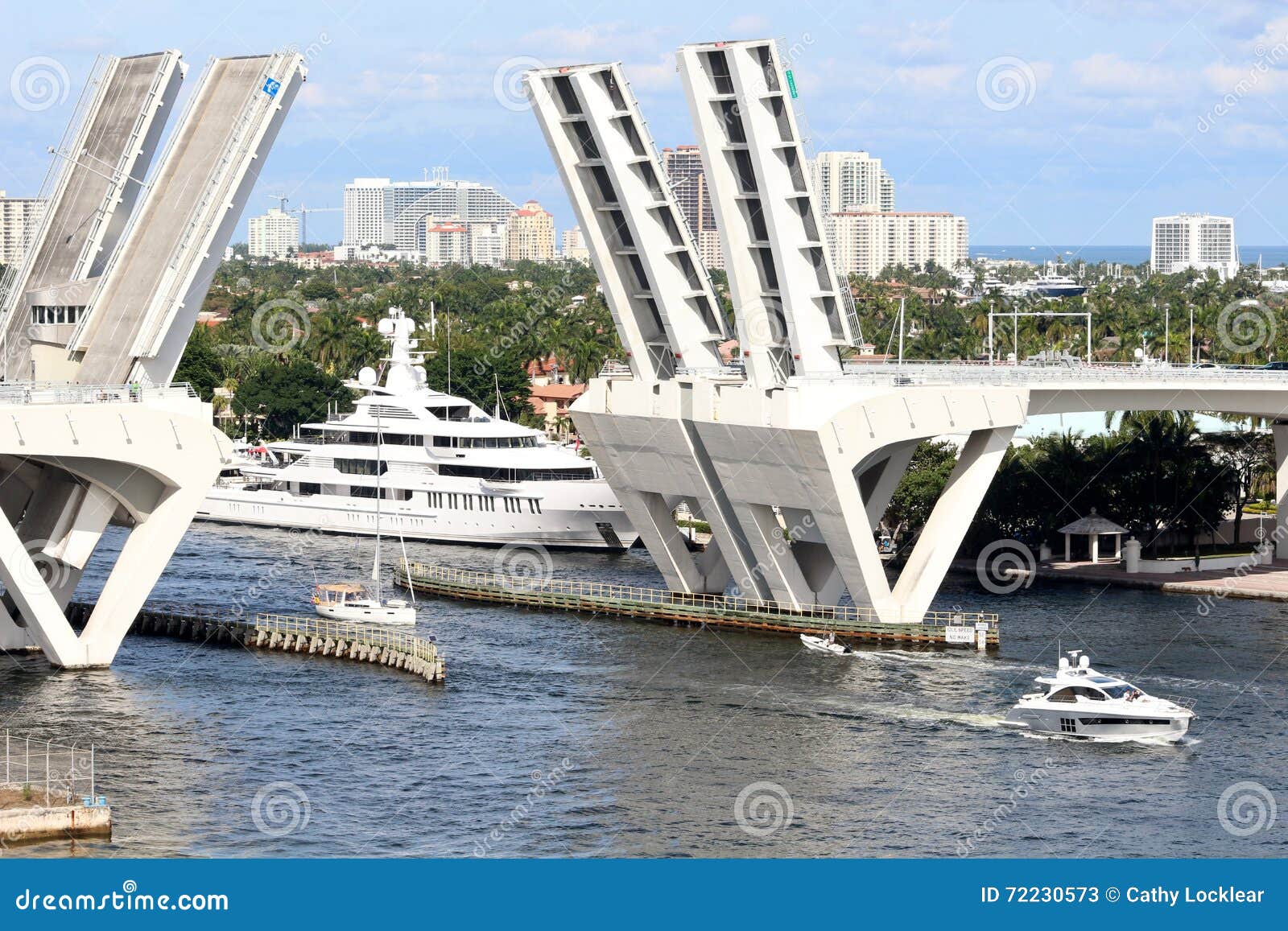 Bridge Lifting Crane Hook Royalty-Free Stock Image | CartoonDealer.com ...