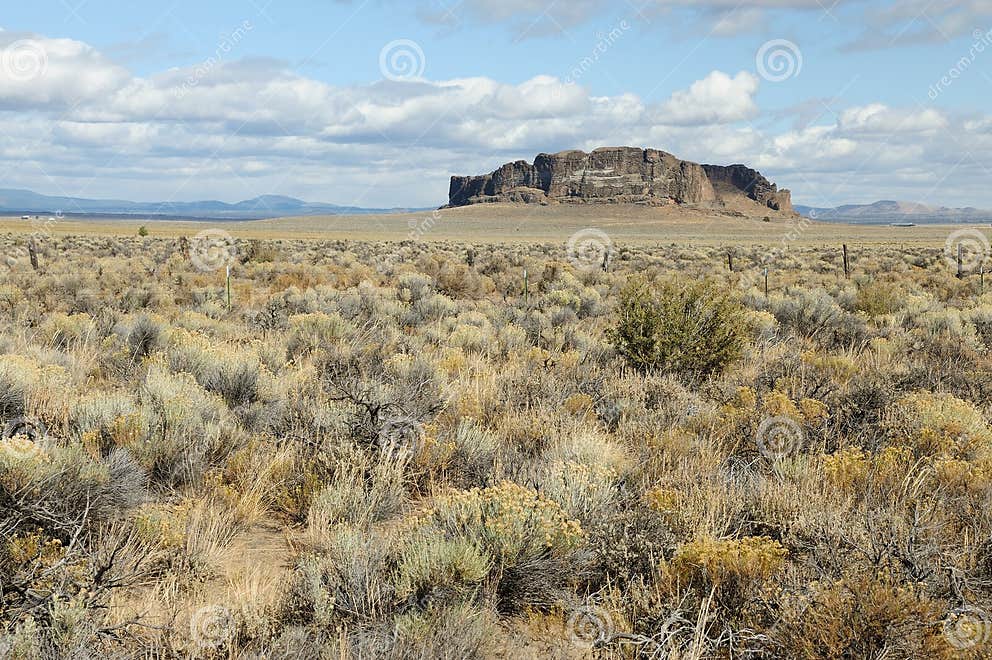 Fort rock state park stock image. Image of desert, fort - 21871319