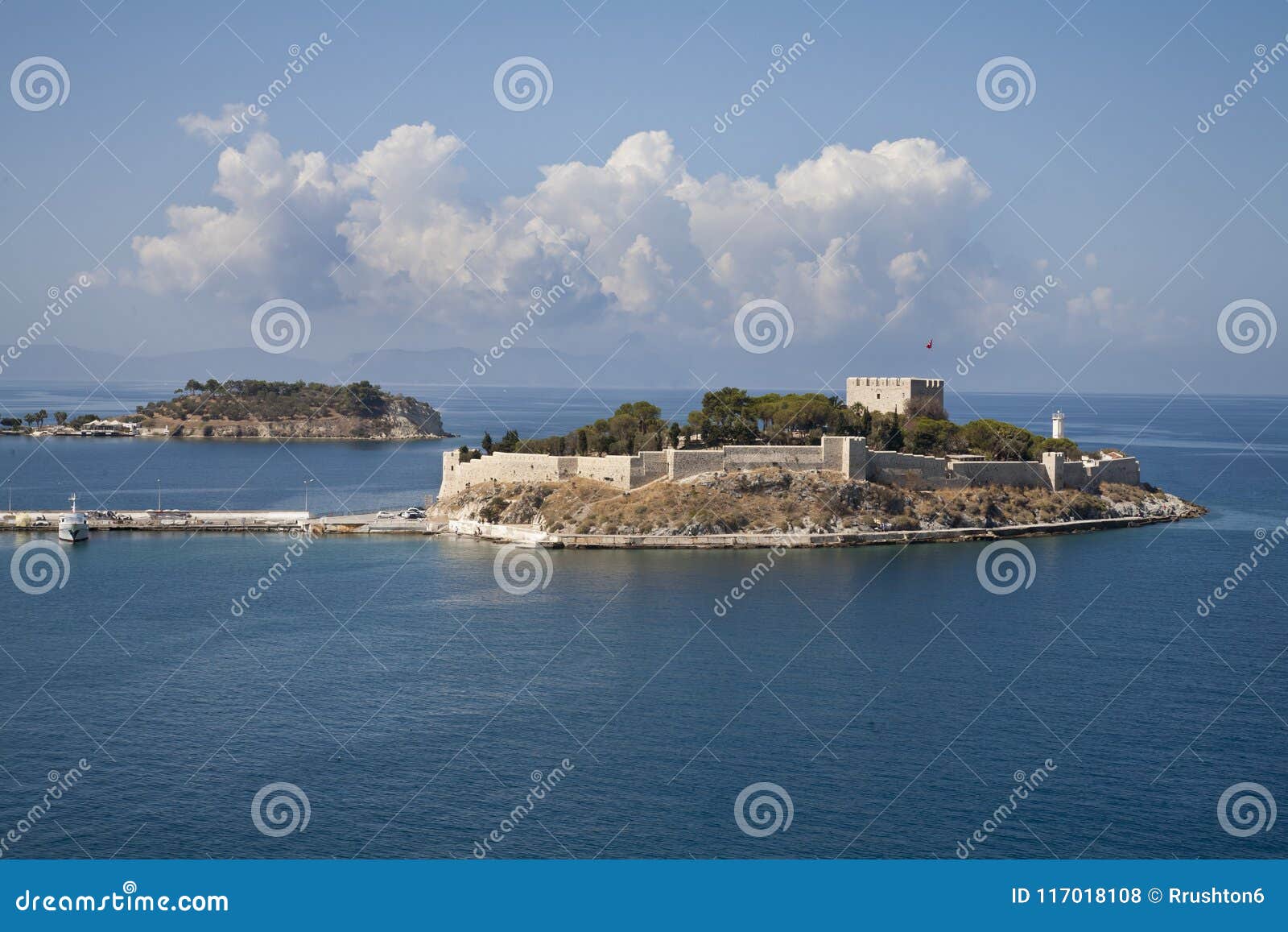 Fortaleza De La Isla En Kusadasi Foto de archivo - Imagen de ciudad ...