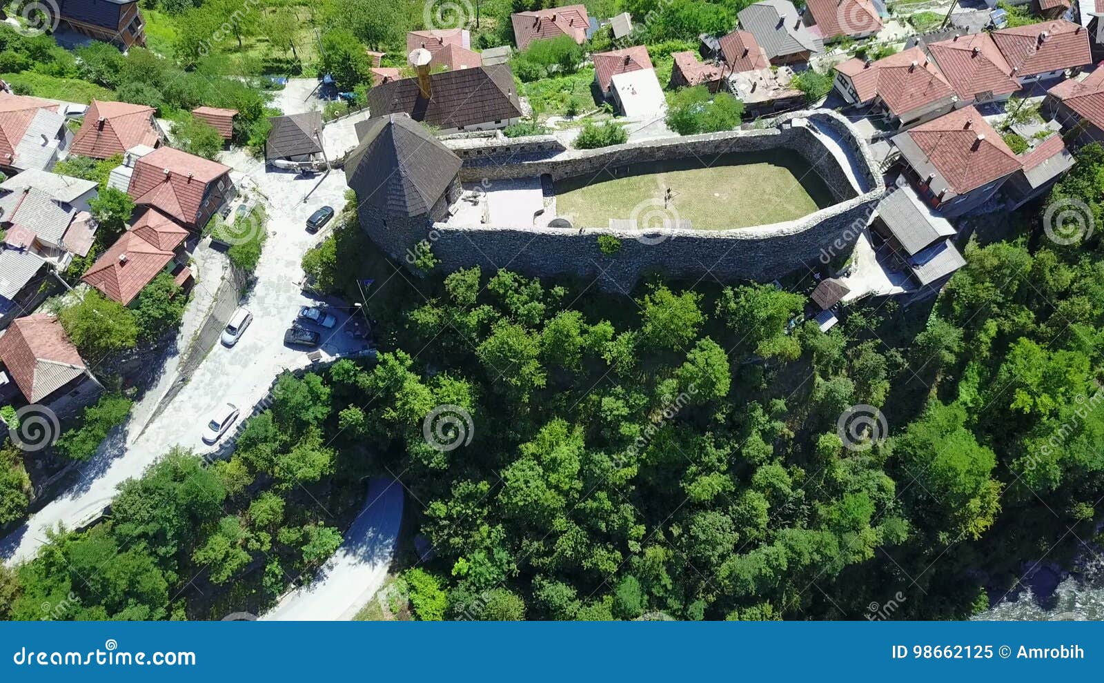 Fortaleza de Vranduk imagen de archivo. Imagen de cantidad - 98662125