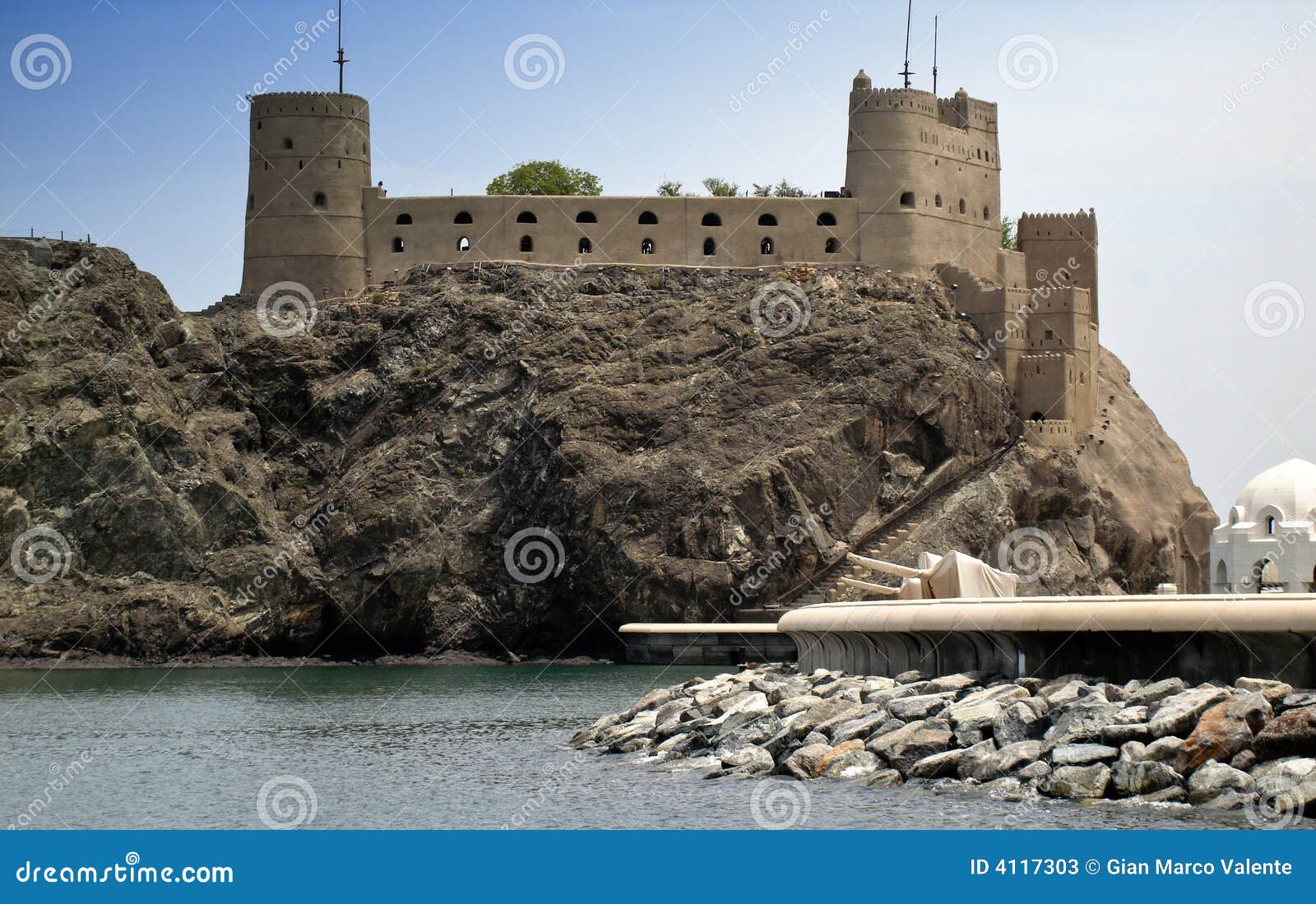 Forteresse de muscat image stock. Image du oman, sultanat - 4117303