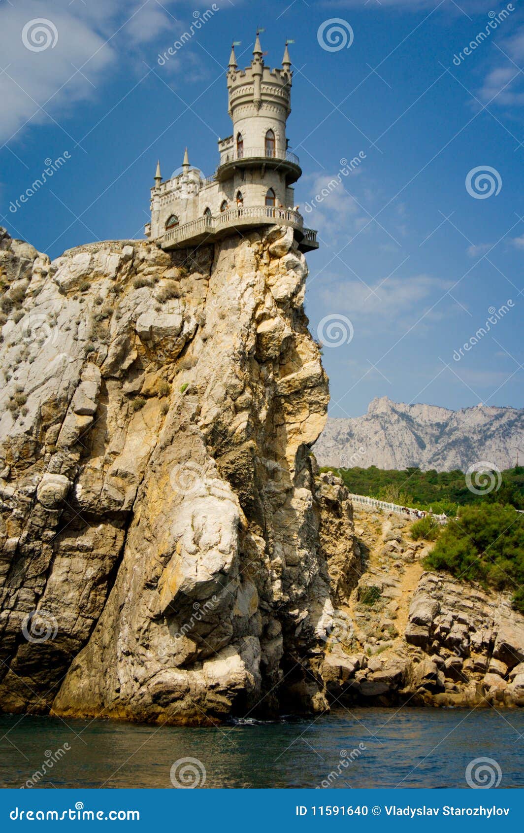 Forteresse Sur Une Roche Image. Image: 11591640