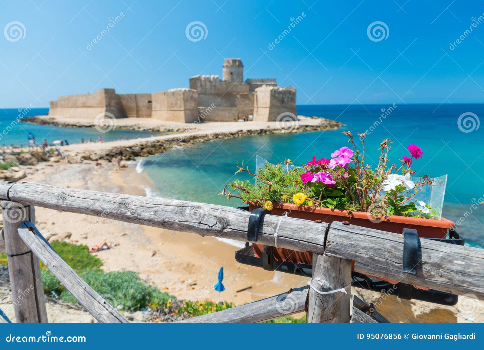 Fortezza Aragonese, Le Castella - Calabria - Italy Stock Photo - Image ...