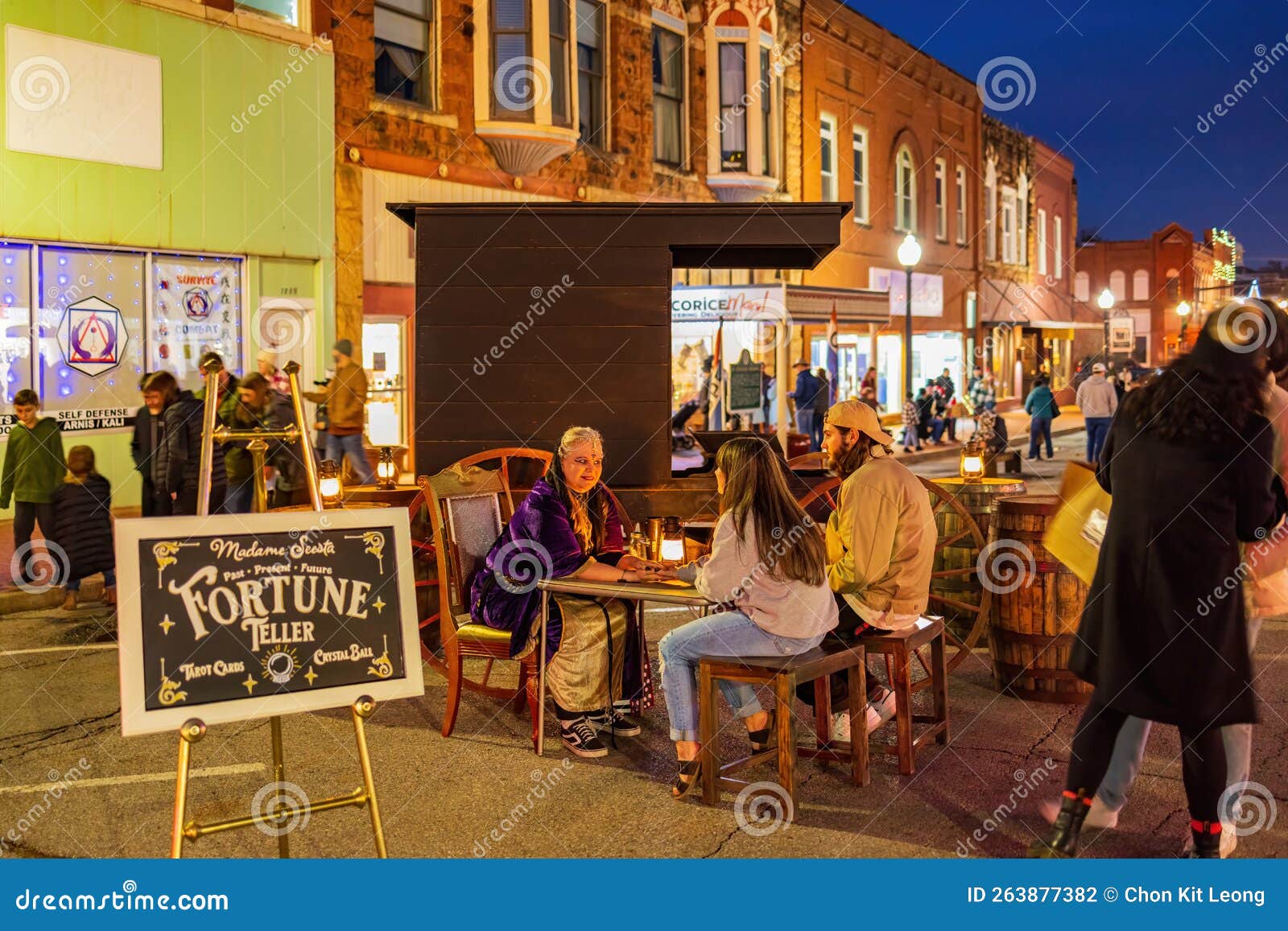 Fortune Teller in the Famous Guthrie Victorian Walk Editorial ...
