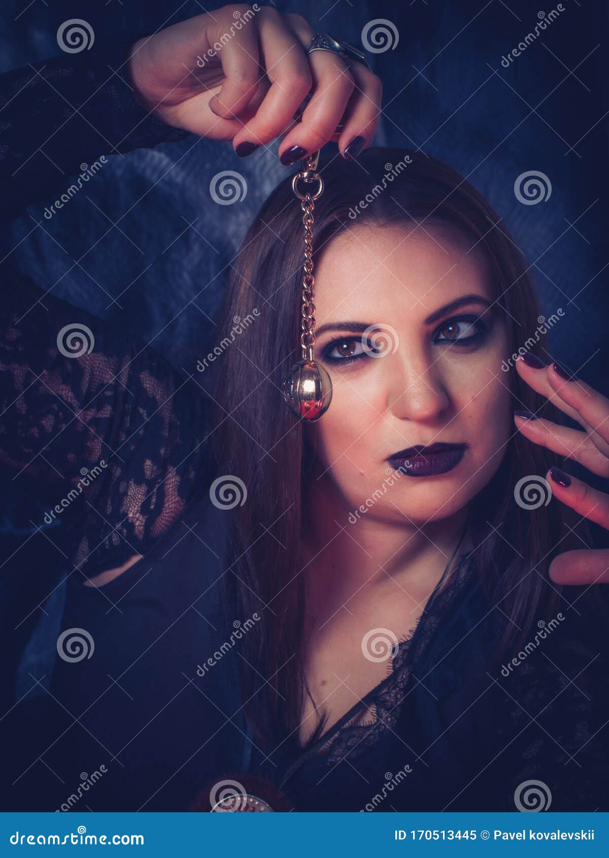 Divination Using Sea Shells In Hoodoo Witchcraft Practice On Wiccan ...