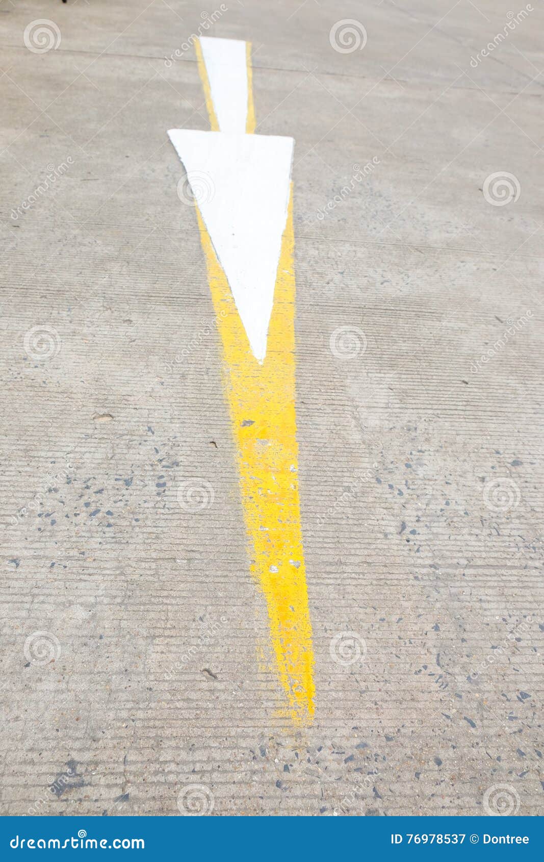 Forward icon on the road stock image. Image of success - 76978537