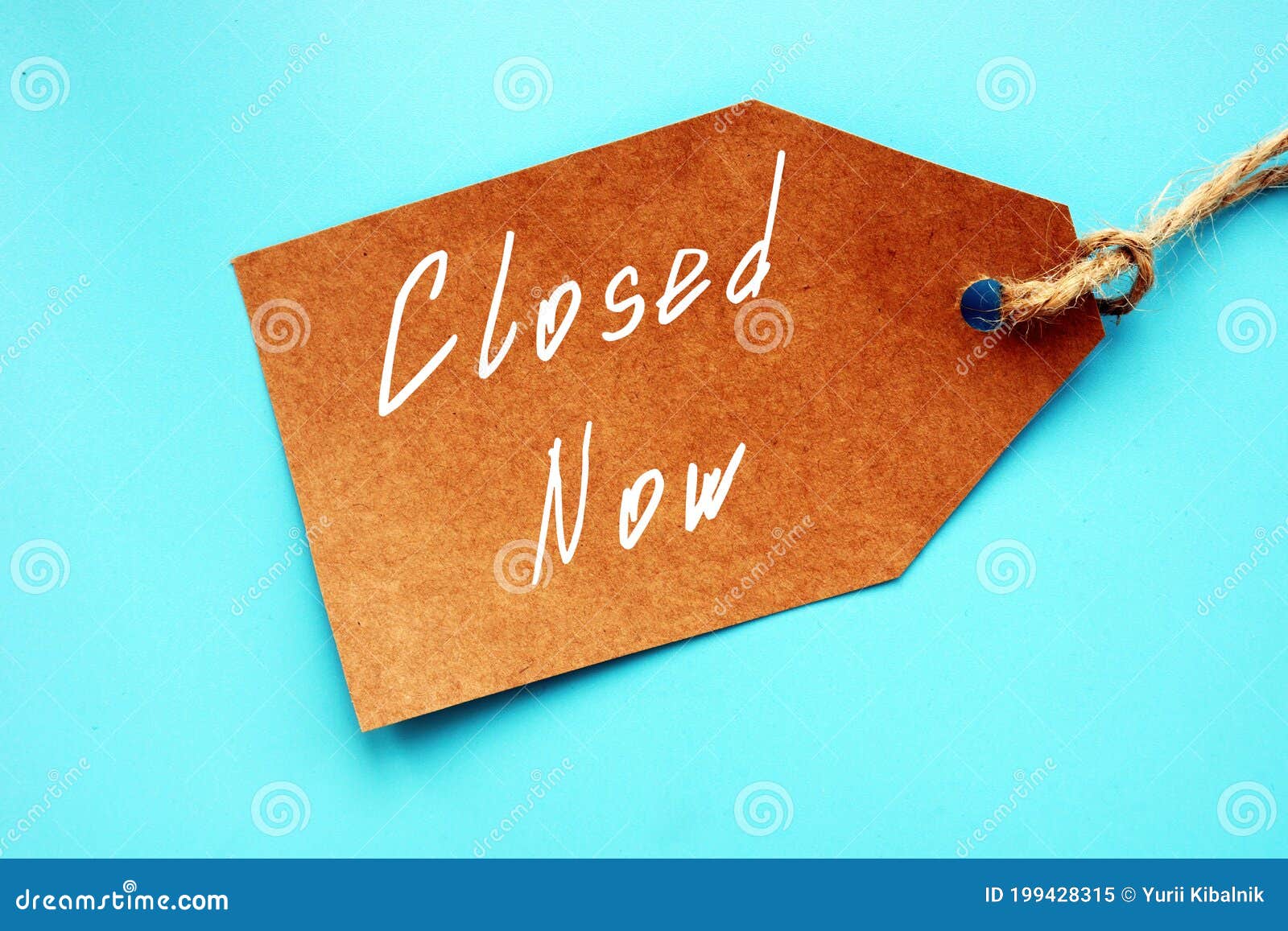 Foto Conceitual Sobre Fechado Agora Com Texto Escrito Imagem de Stock ...