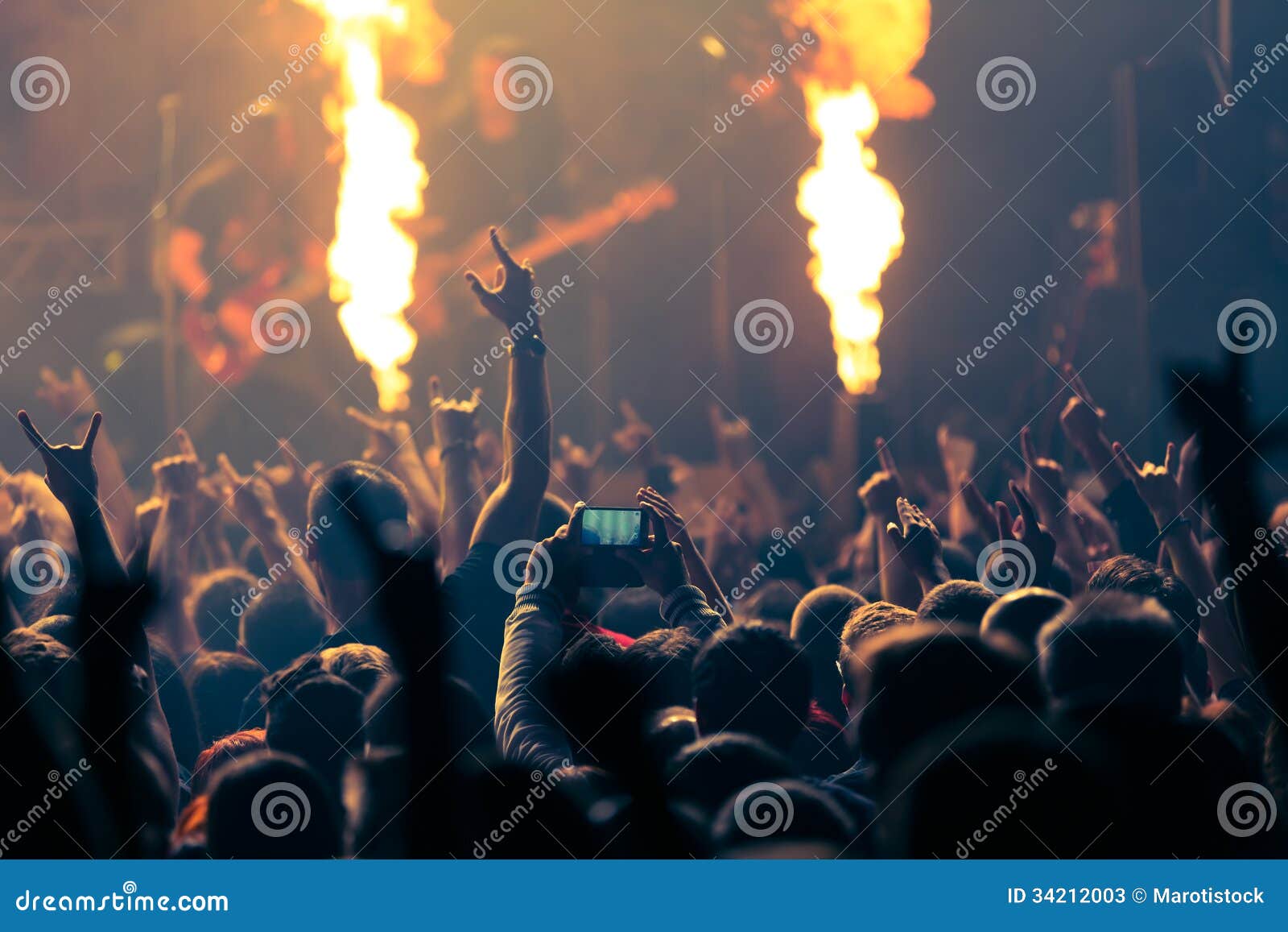 Foto del concerto rock immagine stock. Immagine di duro - 34212003