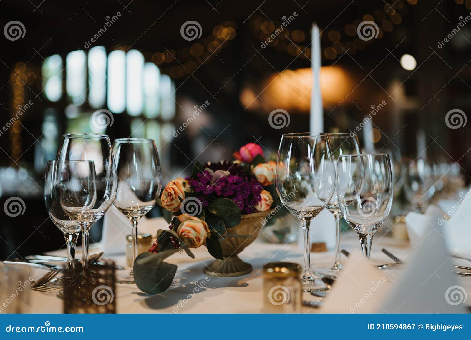 Foto Einer Tabelle in Einem Restaurant Stockbild - Bild von ...