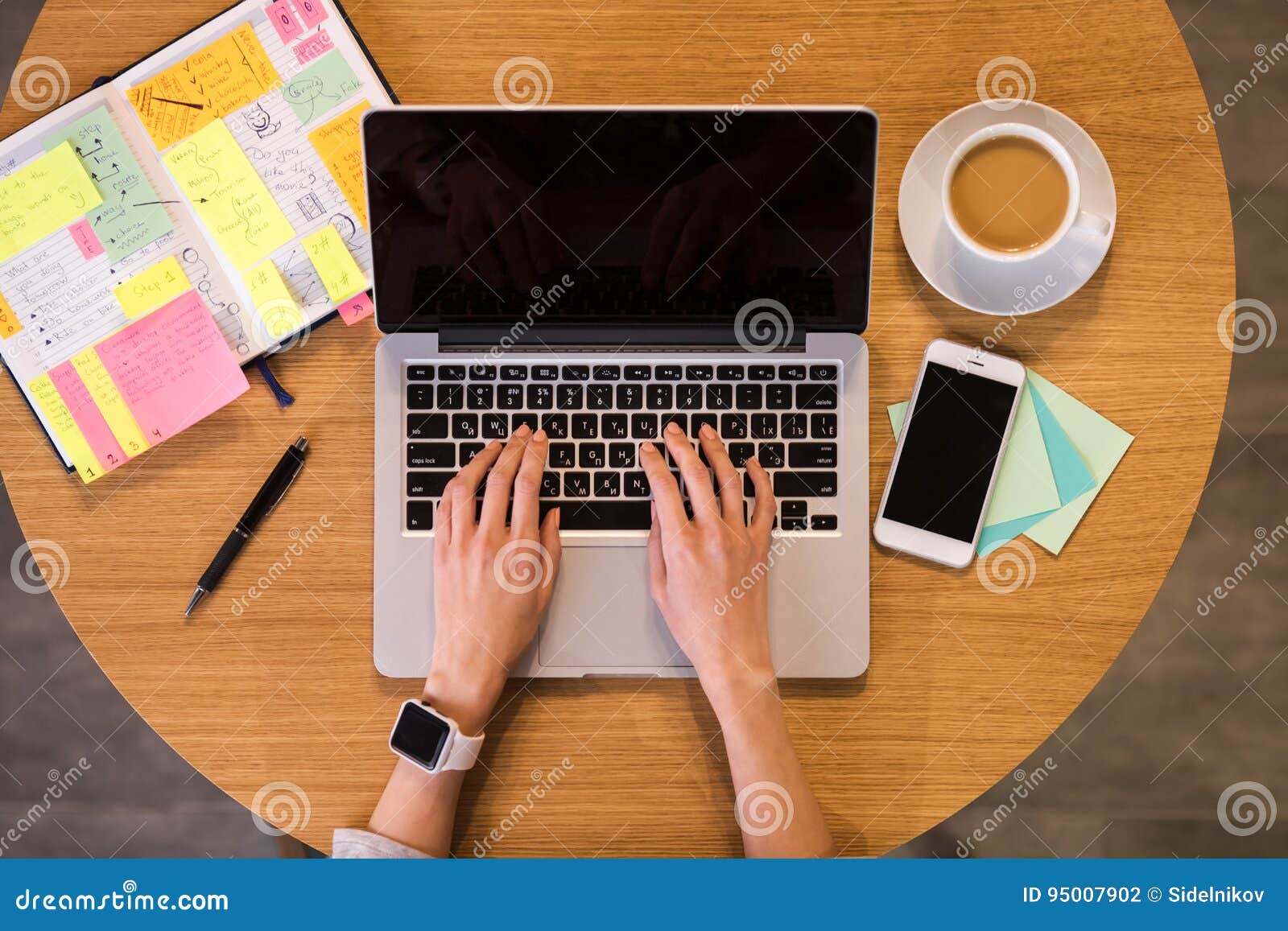 Foto Plana De La Endecha De La Tabla Foto de archivo - Imagen de ...