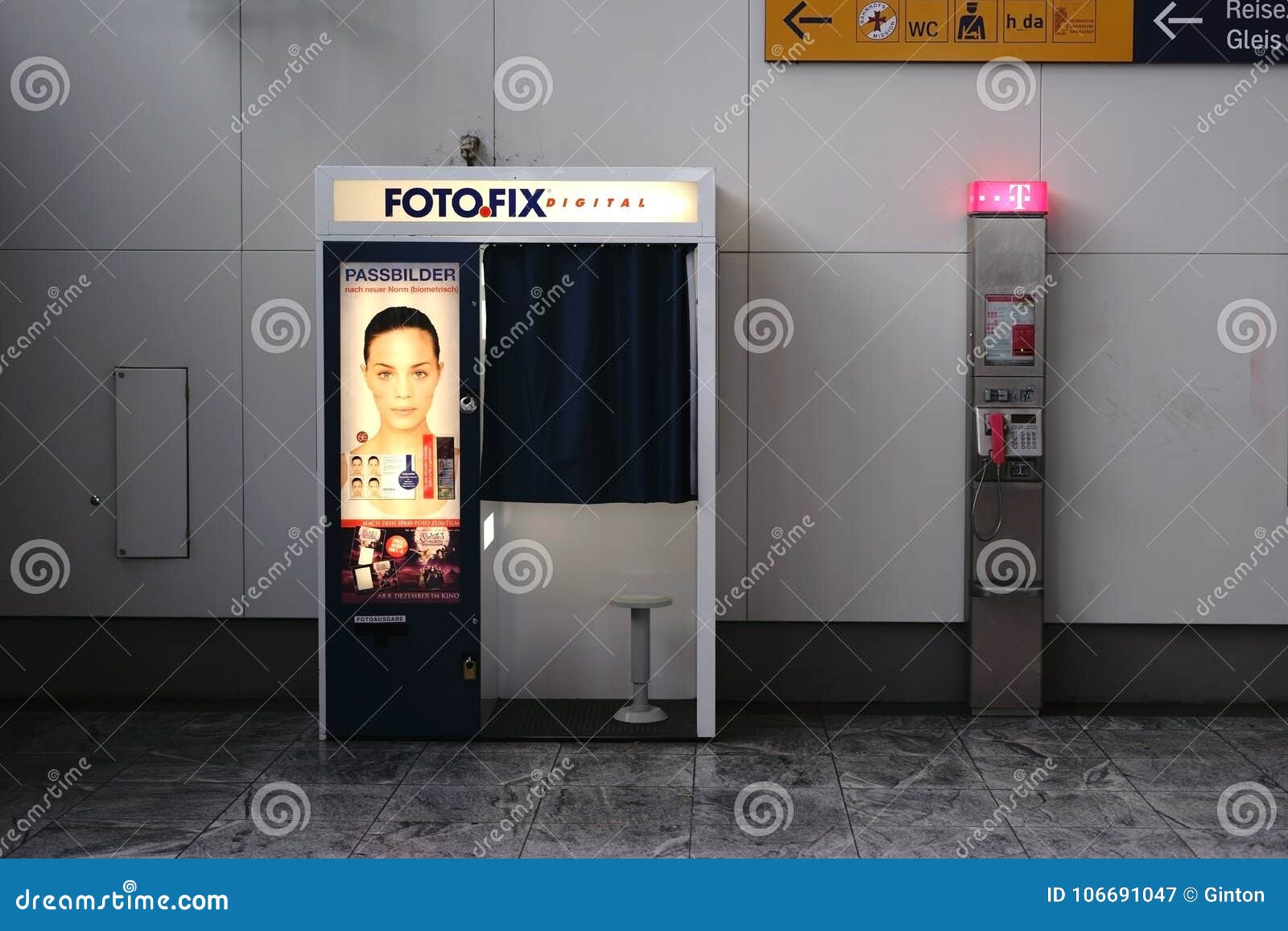 Fotofix-Passfotoautomat redaktionelles stockfotografie. Bild von ...