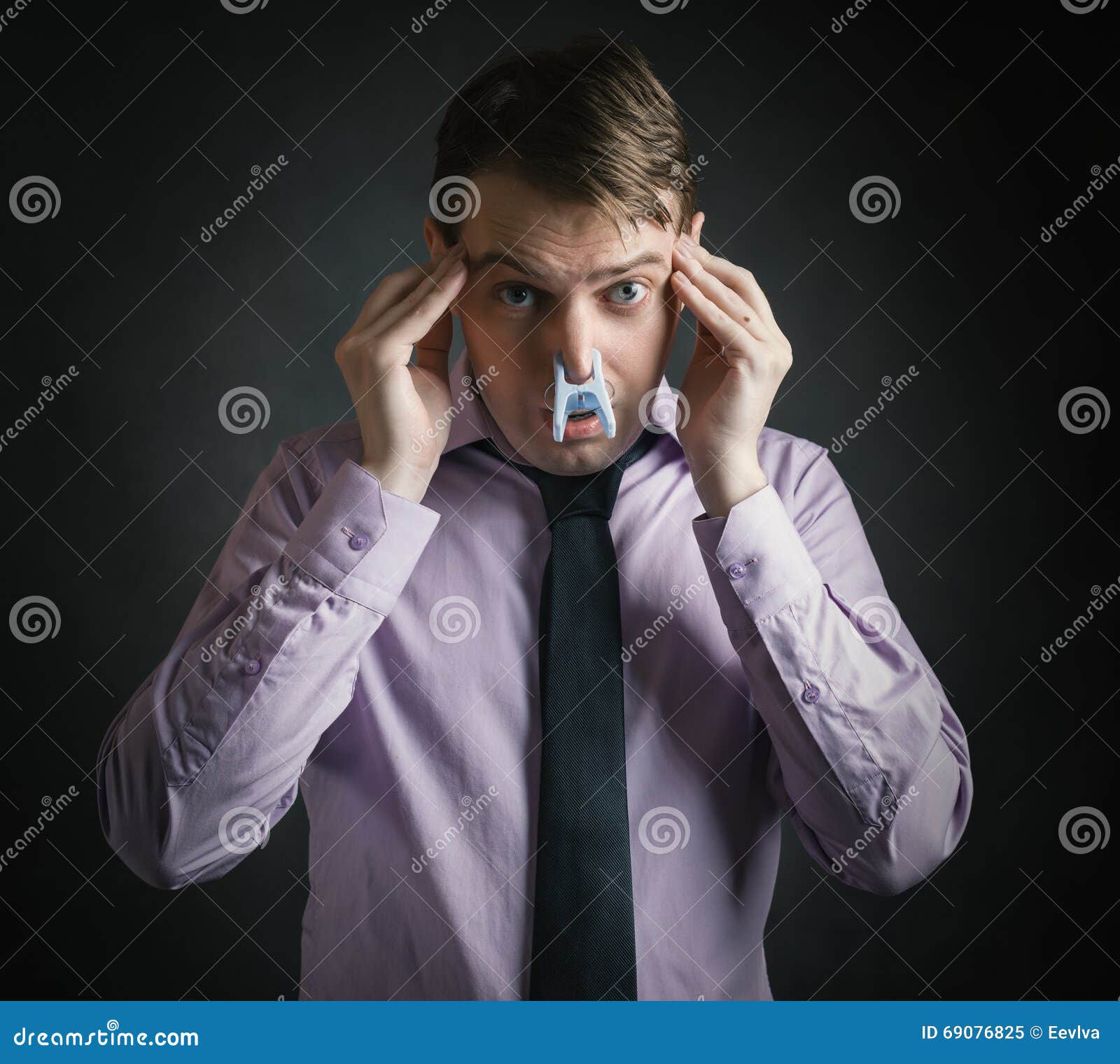 Fotografia Do Conceito Do Cheiro Mau Imagem de Stock - Imagem de camisa ...