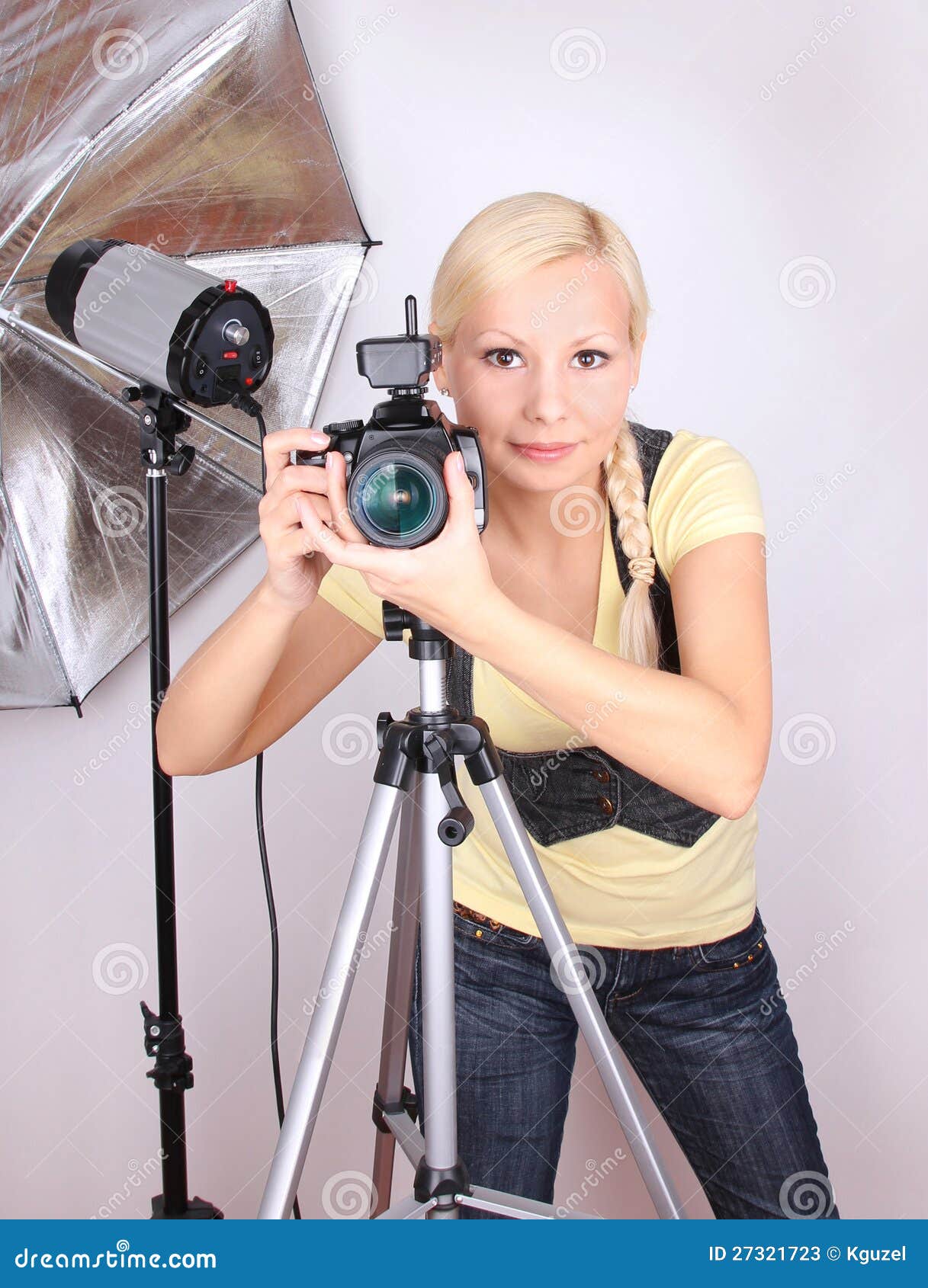 Fotografo professionista immagine stock. Immagine di signora - 27321723