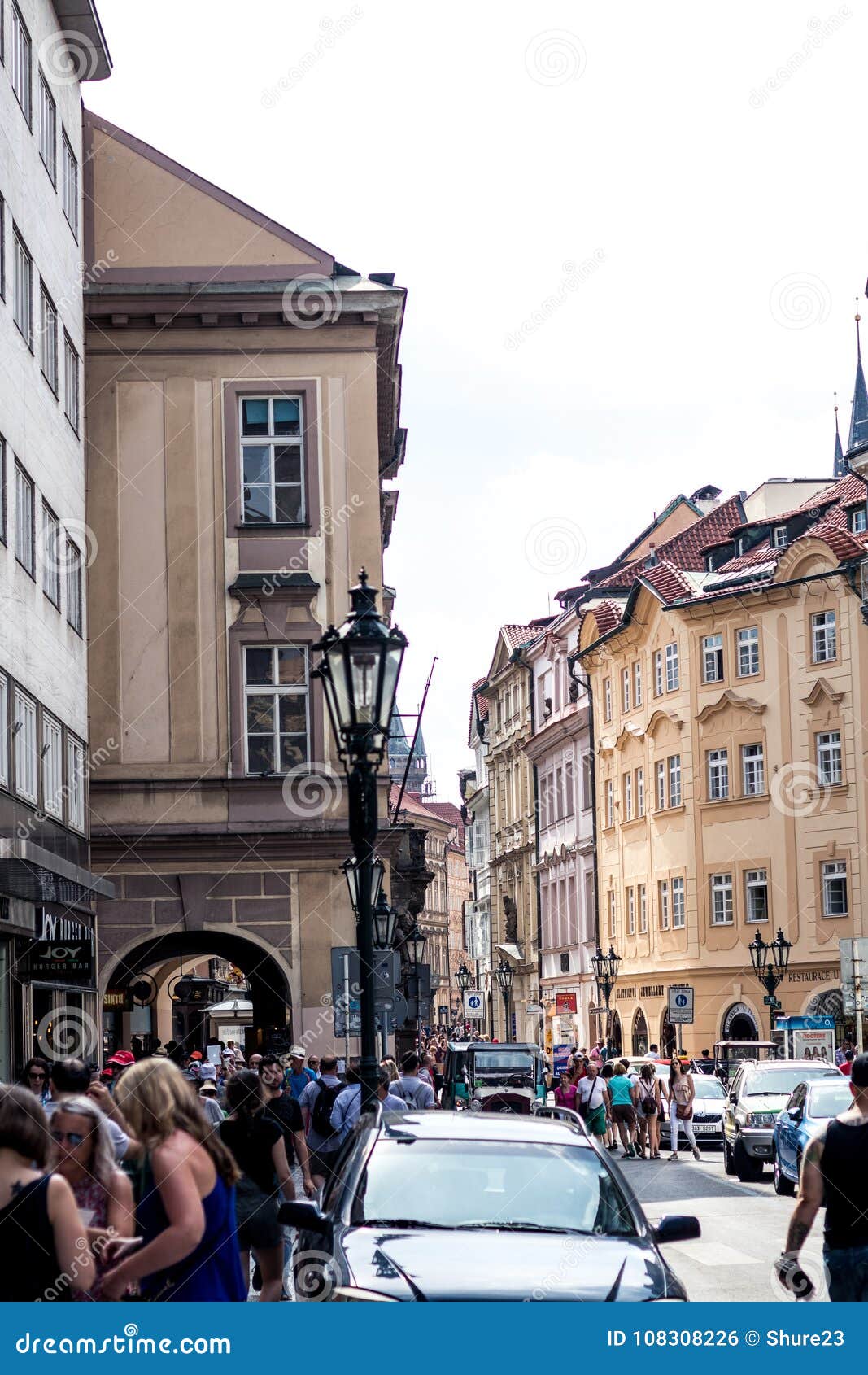 Fotografía De La Calle De Praga República Checa Foto Editorial