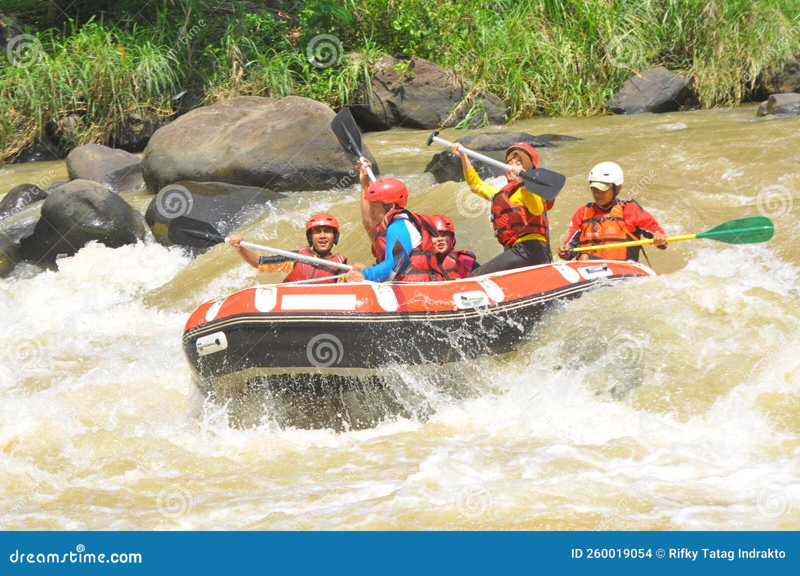 Daily fotography, rafting editorial stock image. Image of power - 260019054