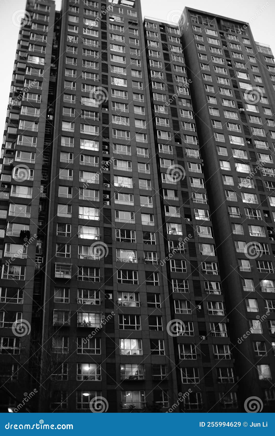 Fotos En Blanco Y Negro De Edificios Residenciales Imagen de archivo ...