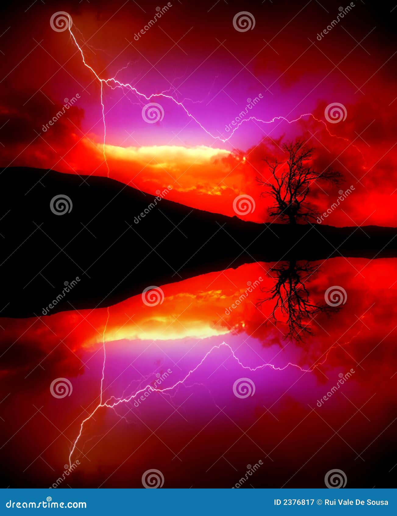 Foudre image stock. Image du briller, climat, contrôle - 2376817