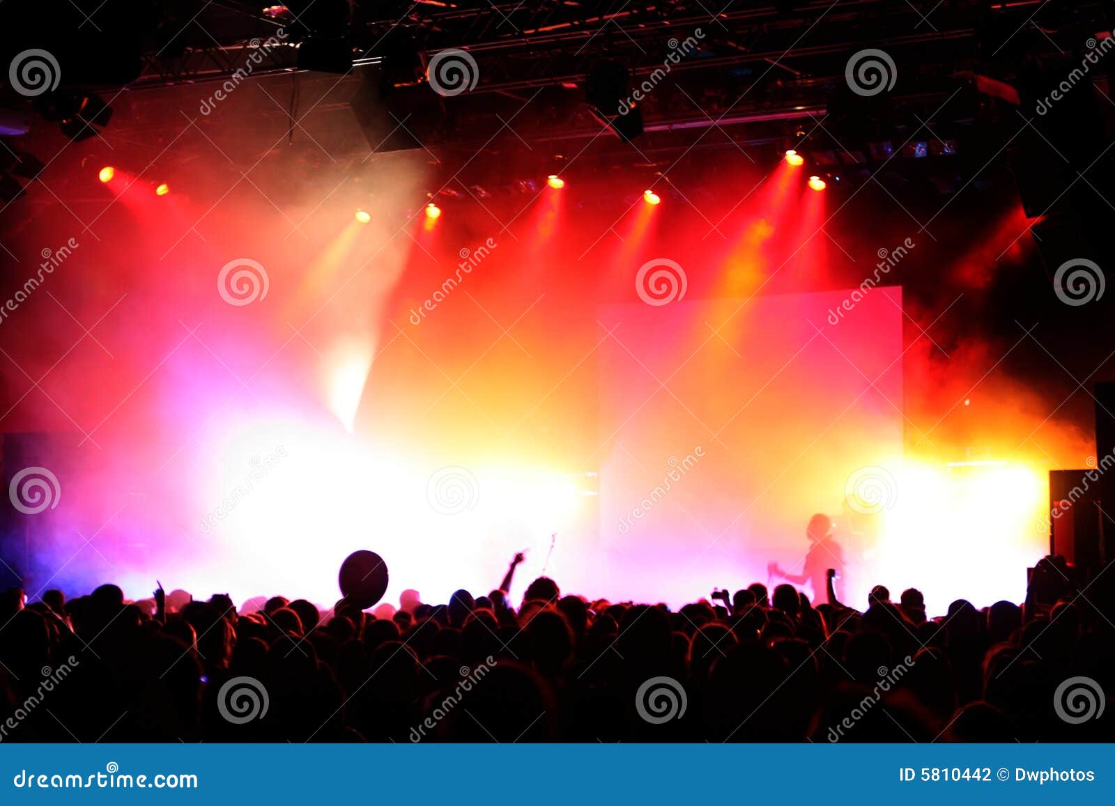 Foule de concert photo stock. Image du foule, gothique - 5810442