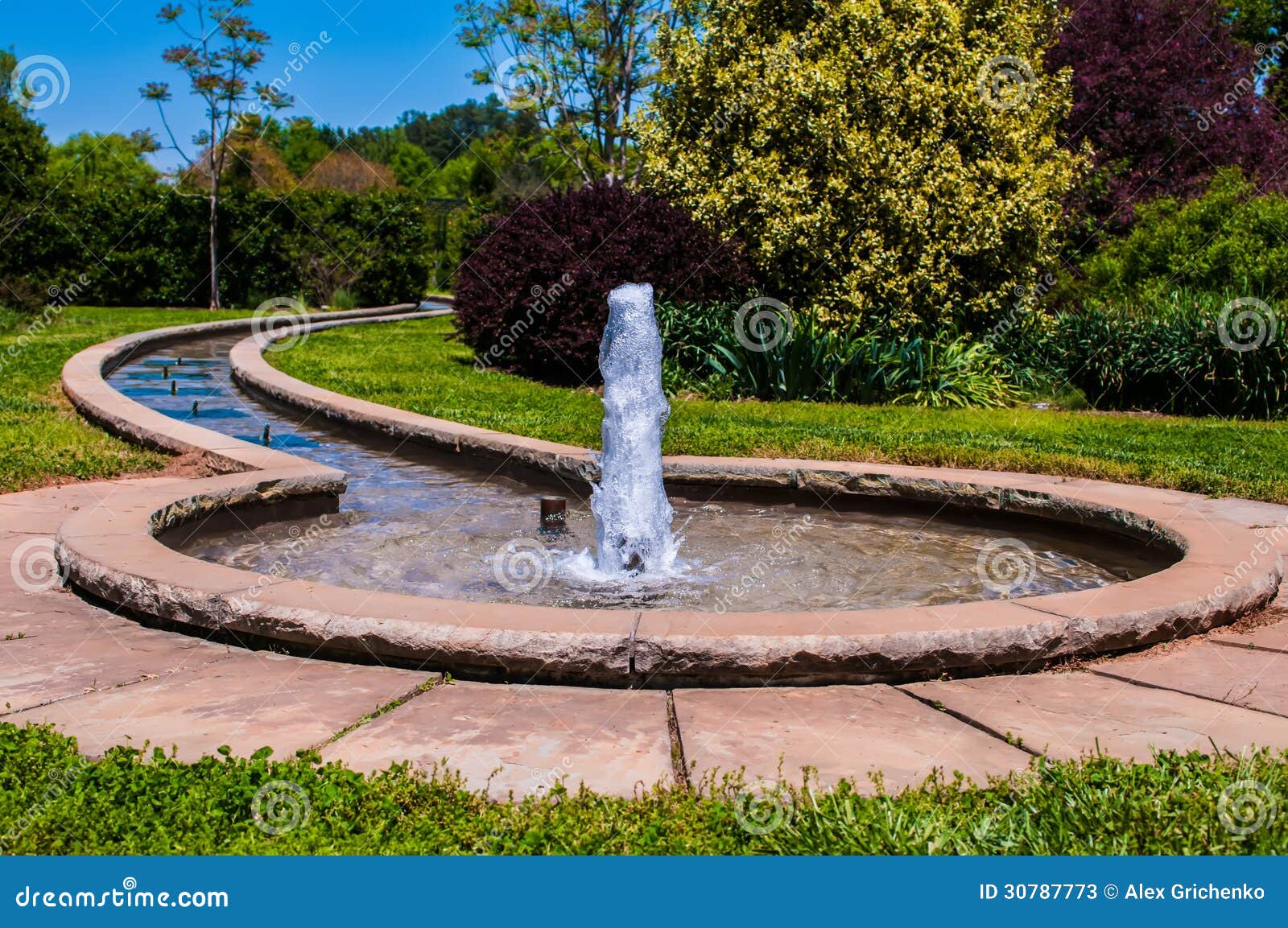 Fountain in Botanical Garden Stock Image - Image of bush, botanical ...