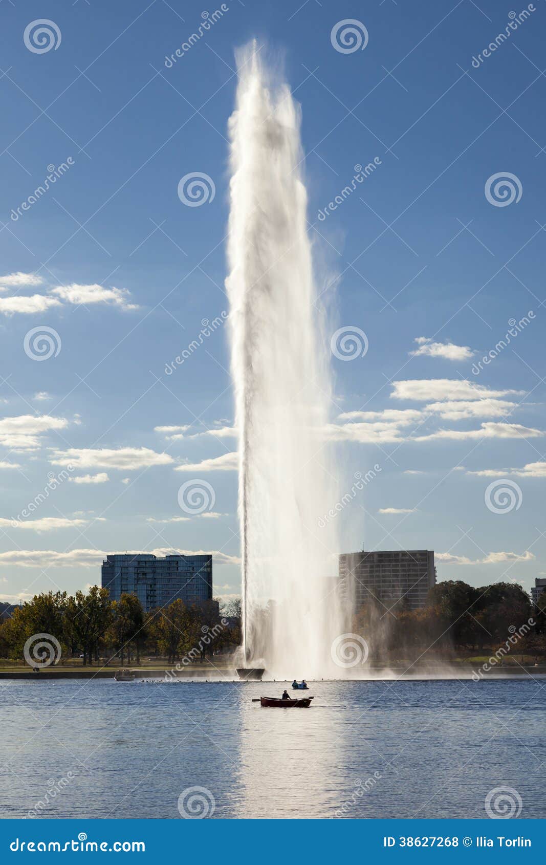 Fountain. Burley Griffin Lake. Canberra. Australia Stock Photo - Image ...