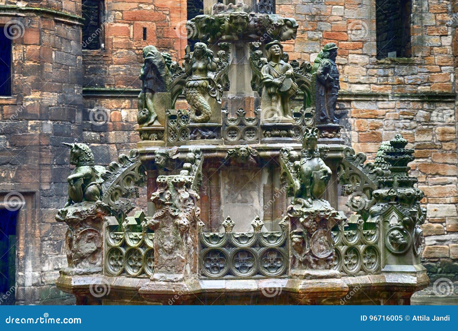Fountain in the Castle, Linlithgow, Scotland Editorial Image - Image of ...