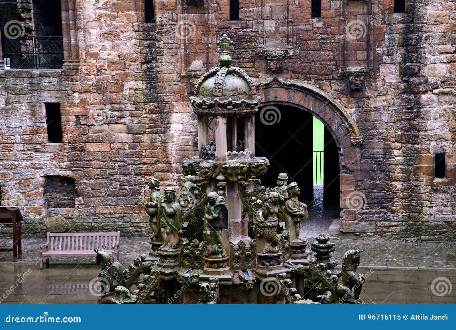 Fountain in the Castle, Linlithgow, Scotland Editorial Image - Image of ...