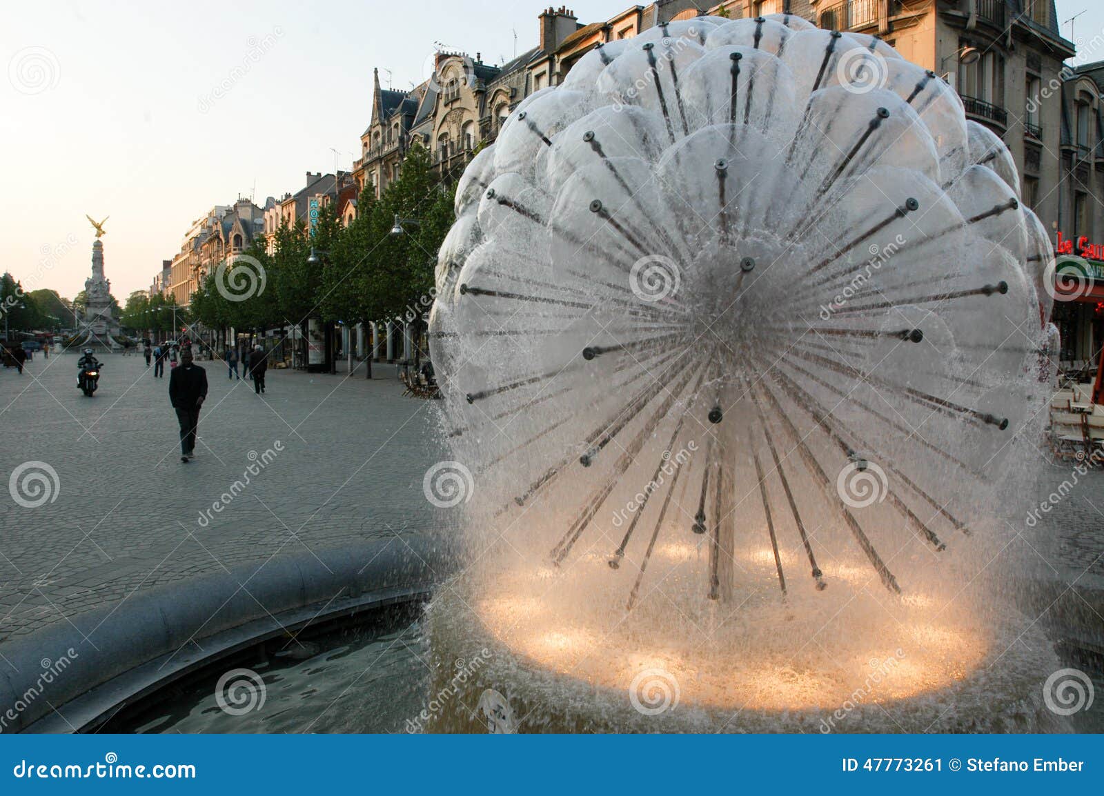 The Fountain in the Center of Reims Editorial Photo - Image of scenic ...