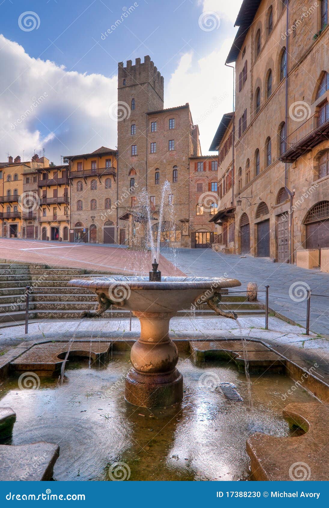 Fountain and Italian Piazza Stock Photo - Image of fountain, grande ...
