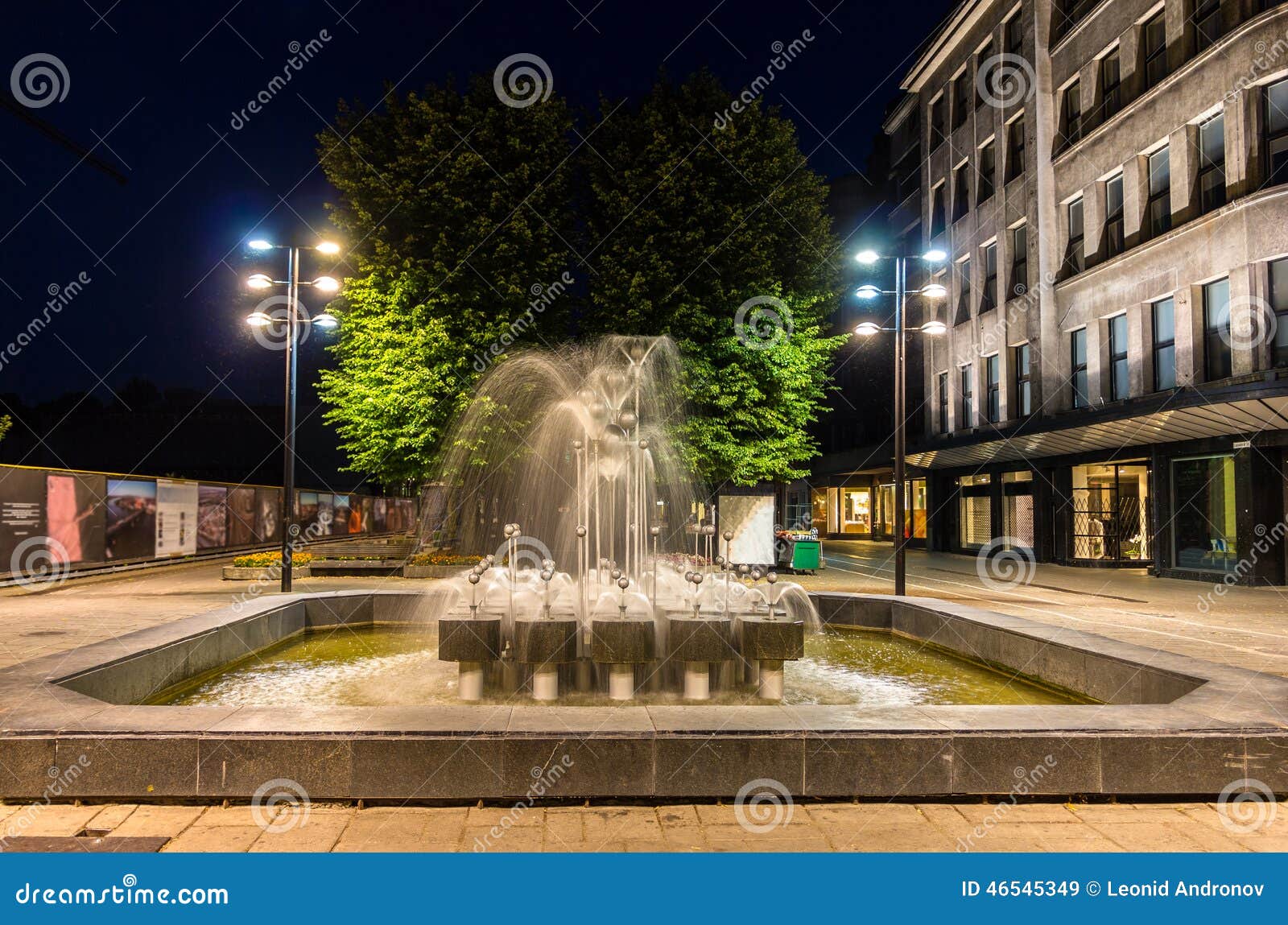 Fountain in Kaunas at Night Stock Image - Image of ball, dark: 46545349
