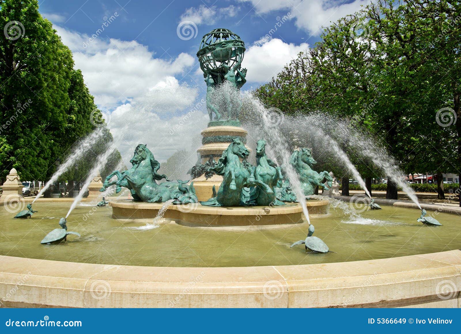 Fountain in Paris stock image. Image of arranging, bronze - 5366649