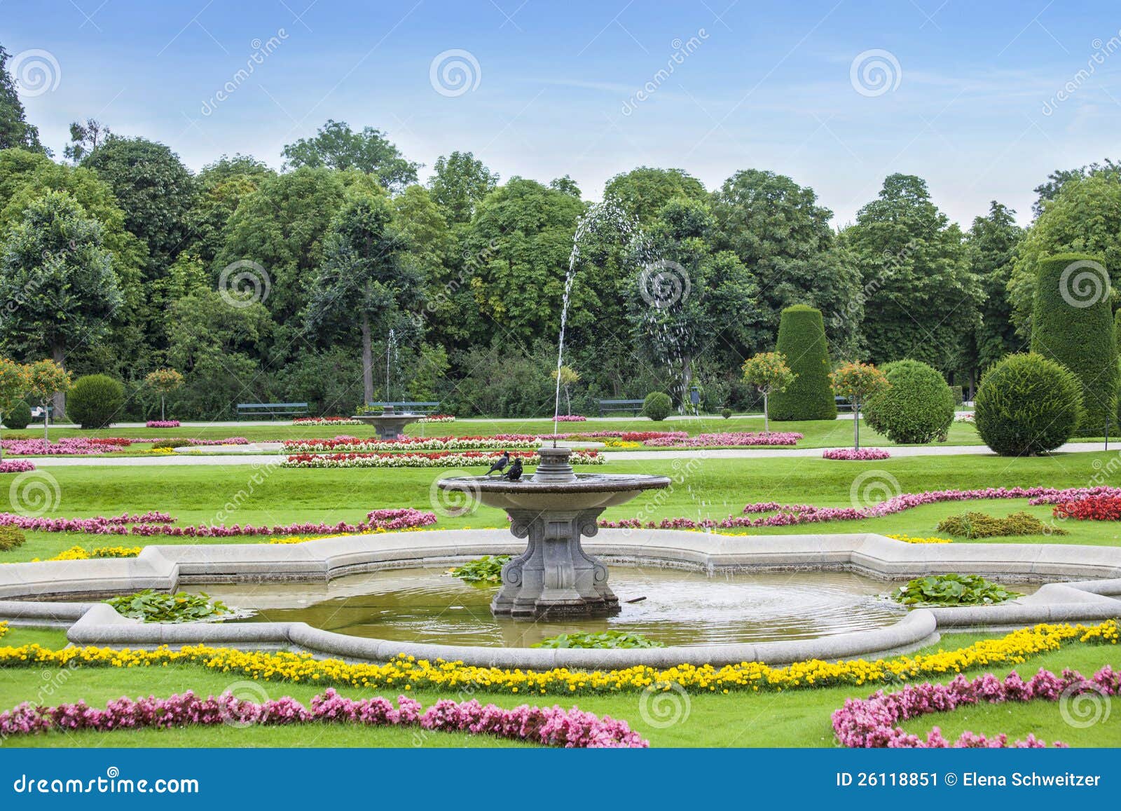 Fountain In Park Stock Image - Image: 26118851
