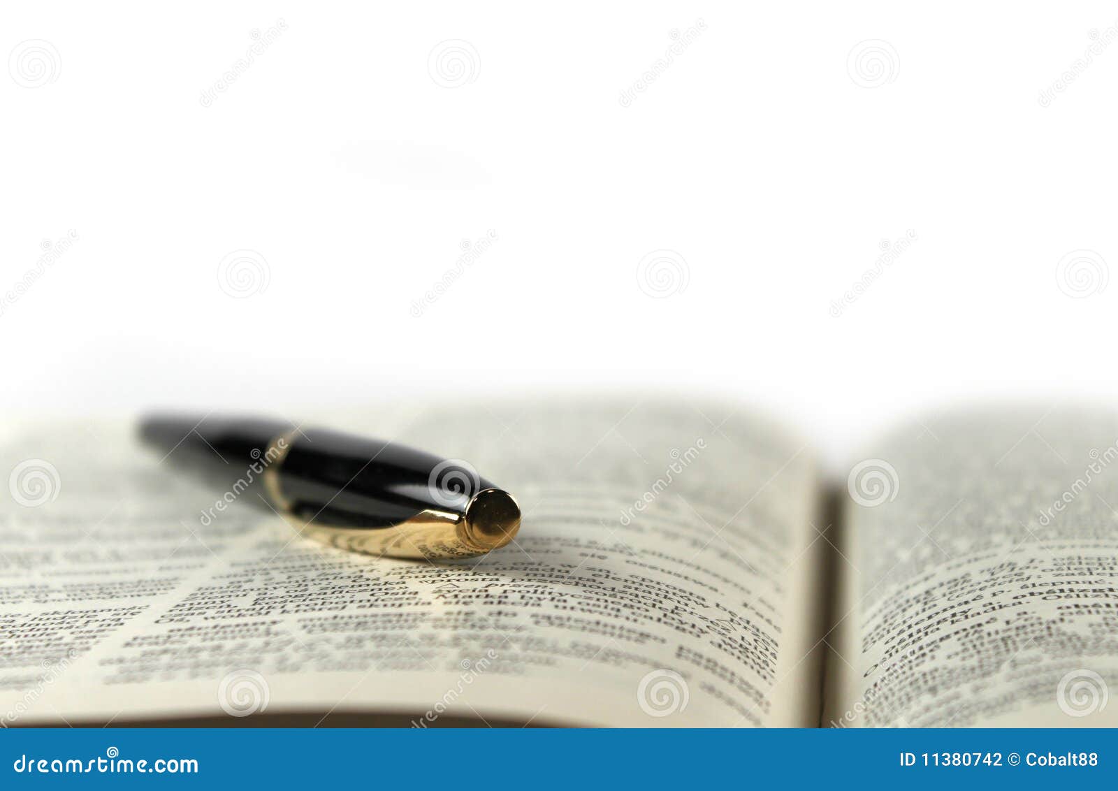Fountain-pen on the book stock photo. Image of readers - 11380742