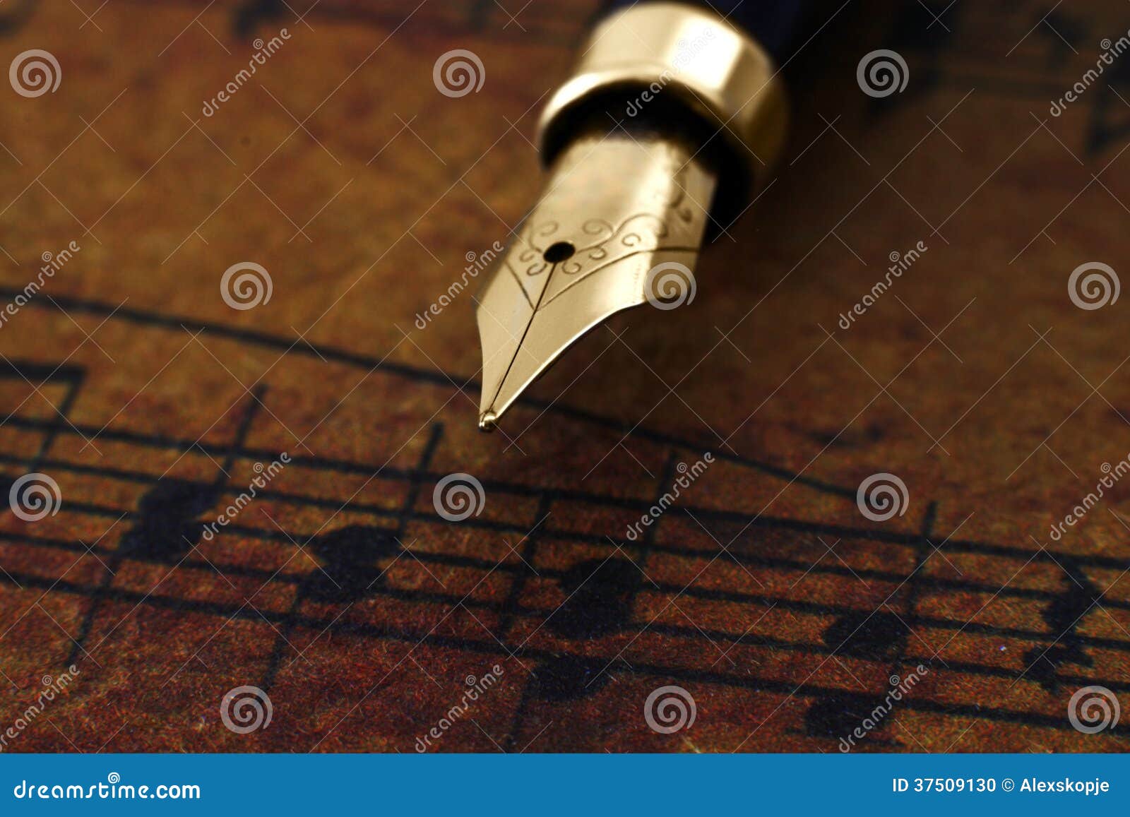 Fountain Pen on Music Sheet Stock Photo - Image of text, symbols: 37509130