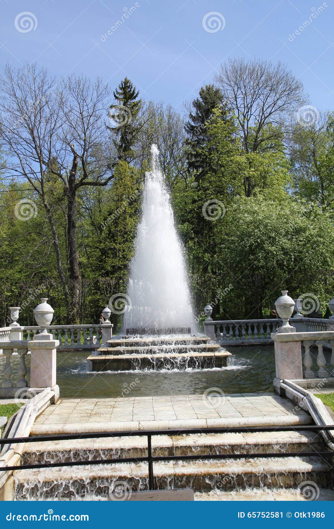 Fountain the Pyramid editorial photo. Image of watercourse - 65752581
