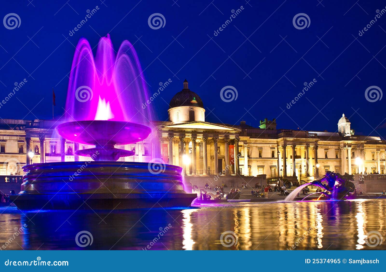 Fountain on Trafalgar Square Editorial Image - Image of landmarks ...