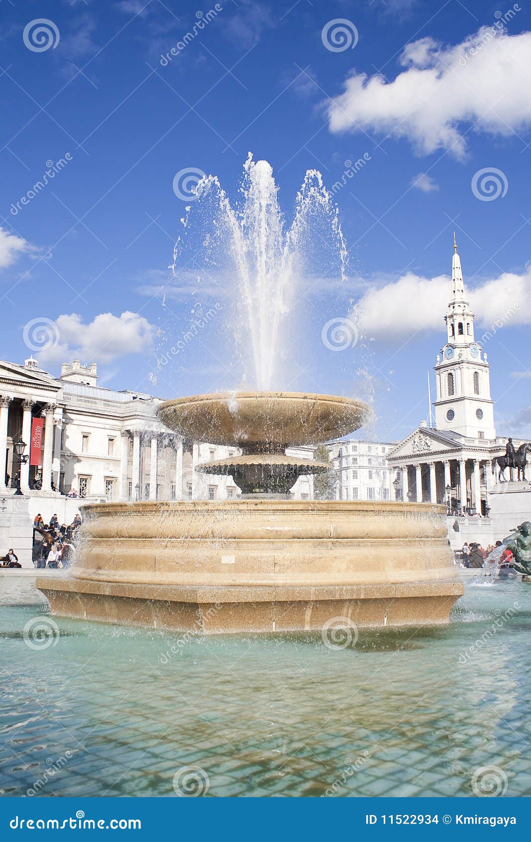 Fountain in Trafalgar Square in London Editorial Stock Image - Image of ...