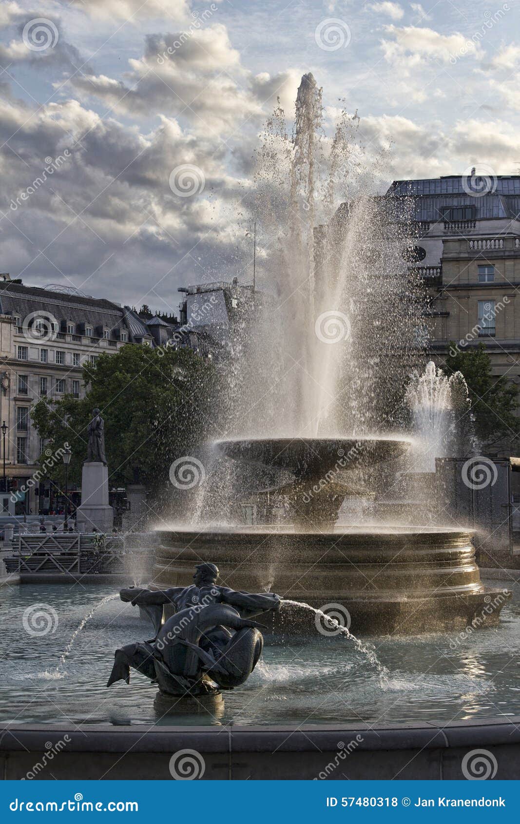 Fountain on Trafalgar Square London Editorial Stock Photo - Image of ...